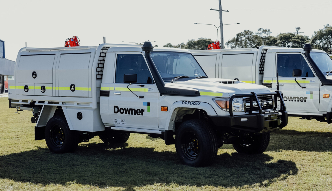 Heavy duty steel tray & vehicle loading crane | RXI Group