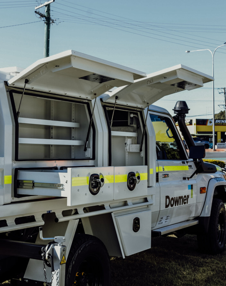 Heavy duty steel tray & vehicle loading crane | RXI Group