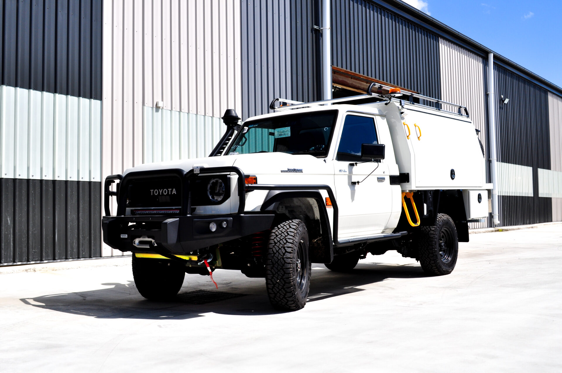 Toyota Landcruiser Ledge Service body | RXI Group